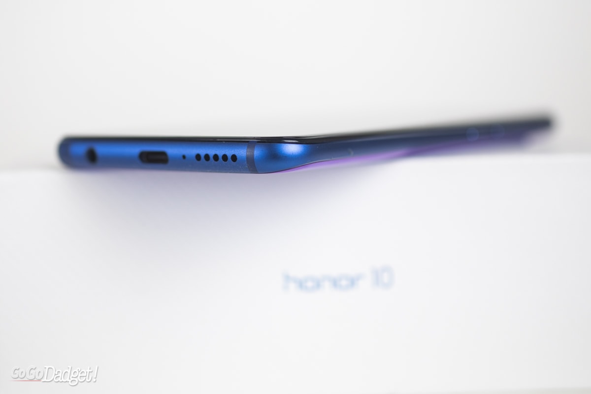 Honor 10 Is A Gorgeous Device With Only Two Flaws - GoGoDadget